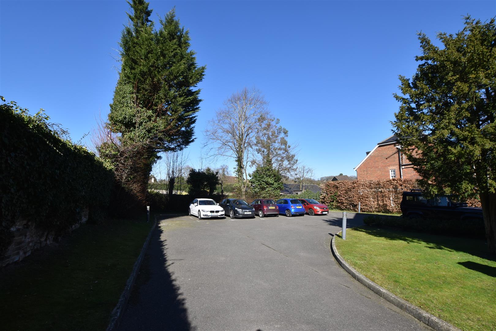 Property in Station Road, Merstham, Redhill, Surrey, RH1 3EE