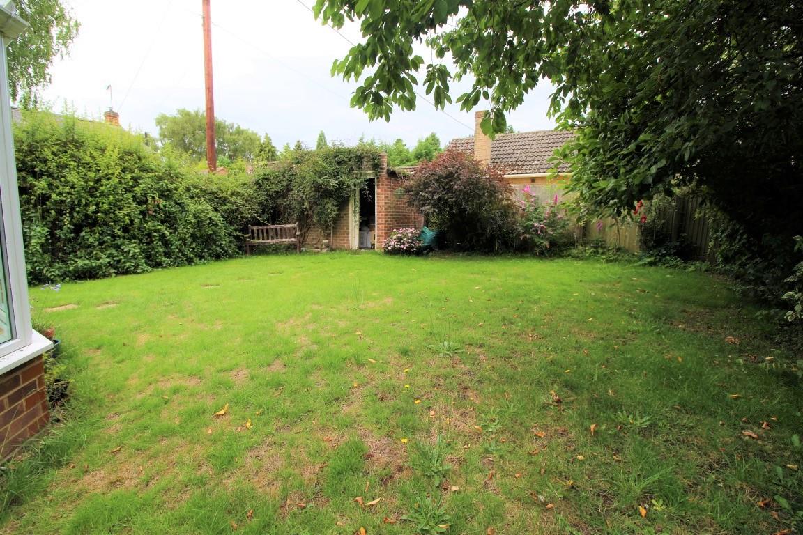 Property in Manor Farm Lane, Tidmarsh, Reading, Berkshire, RG8 8ES