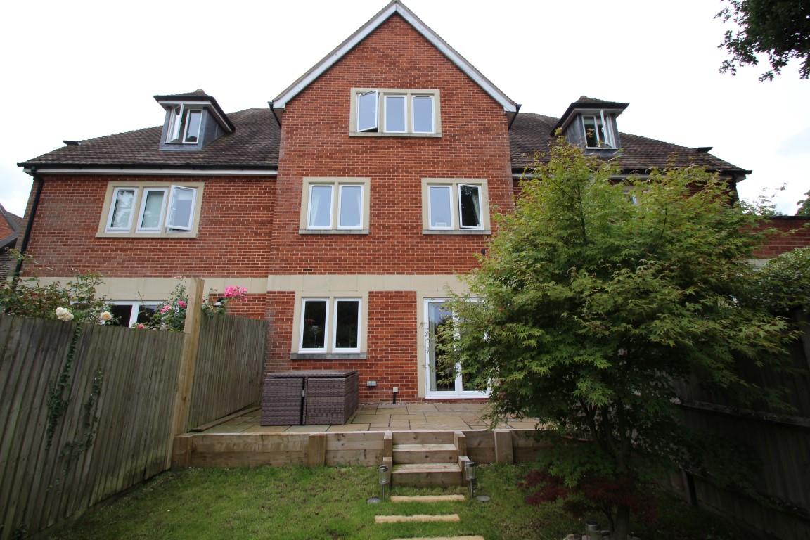 Property in Abbey Gardens, Upper Woolhampton, West Berkshire, RG7 5TZ