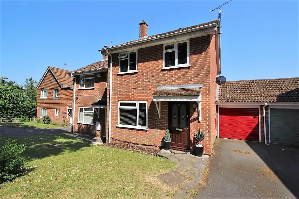Property in Lamorna Crescent, Tilehurst, Reading, RG31 5WF