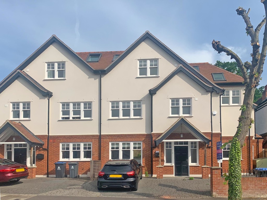 Property In Cranes Park Avenue Surbiton Kt5