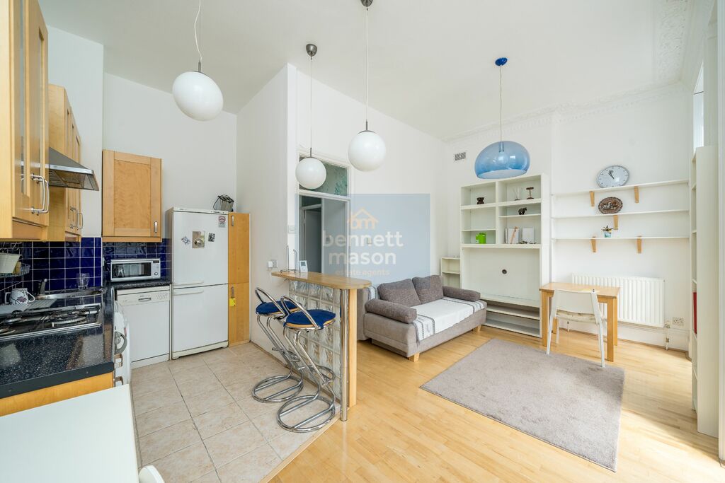 Property in Milner Square, London, N1 1TW