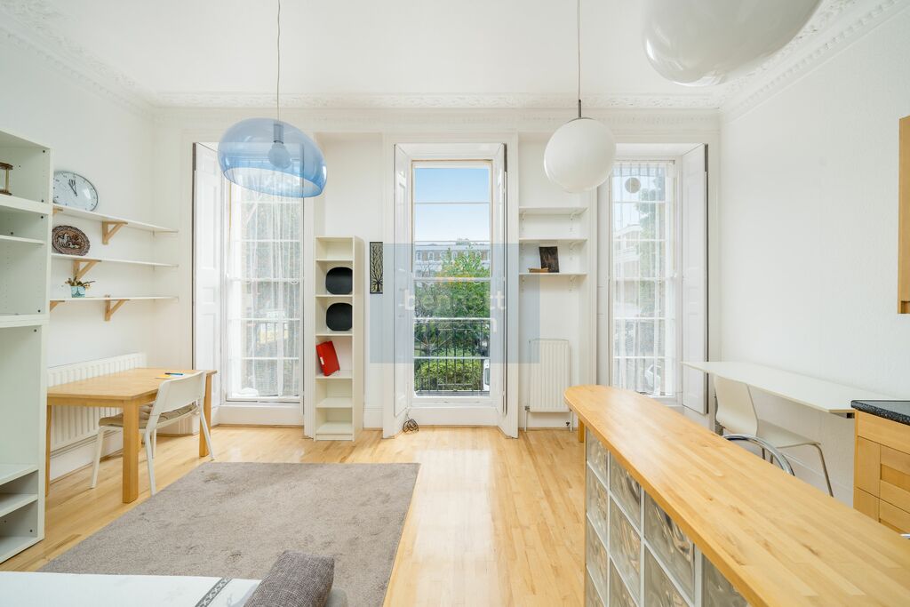 Property in Milner Square, London, N1 1TW