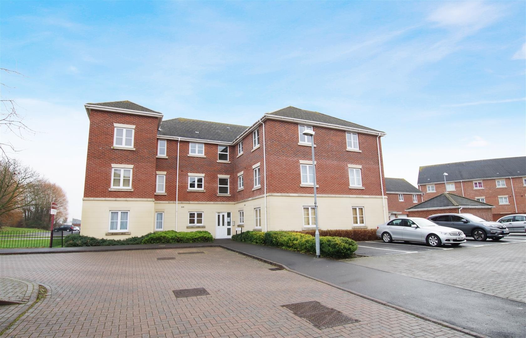 Property in Swan Close, Swindon