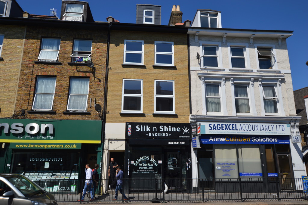 Property in Lower Addiscombe Road, Croydon, CR0 6PQ