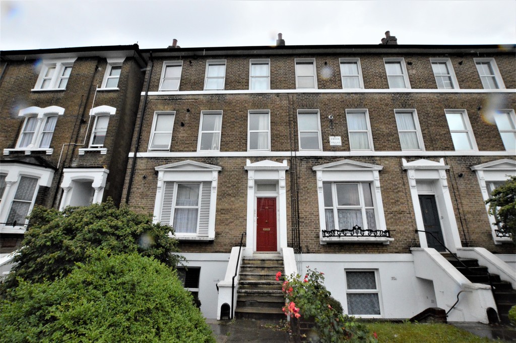 Property in St. James's Road, Croydon, CR0 2BW