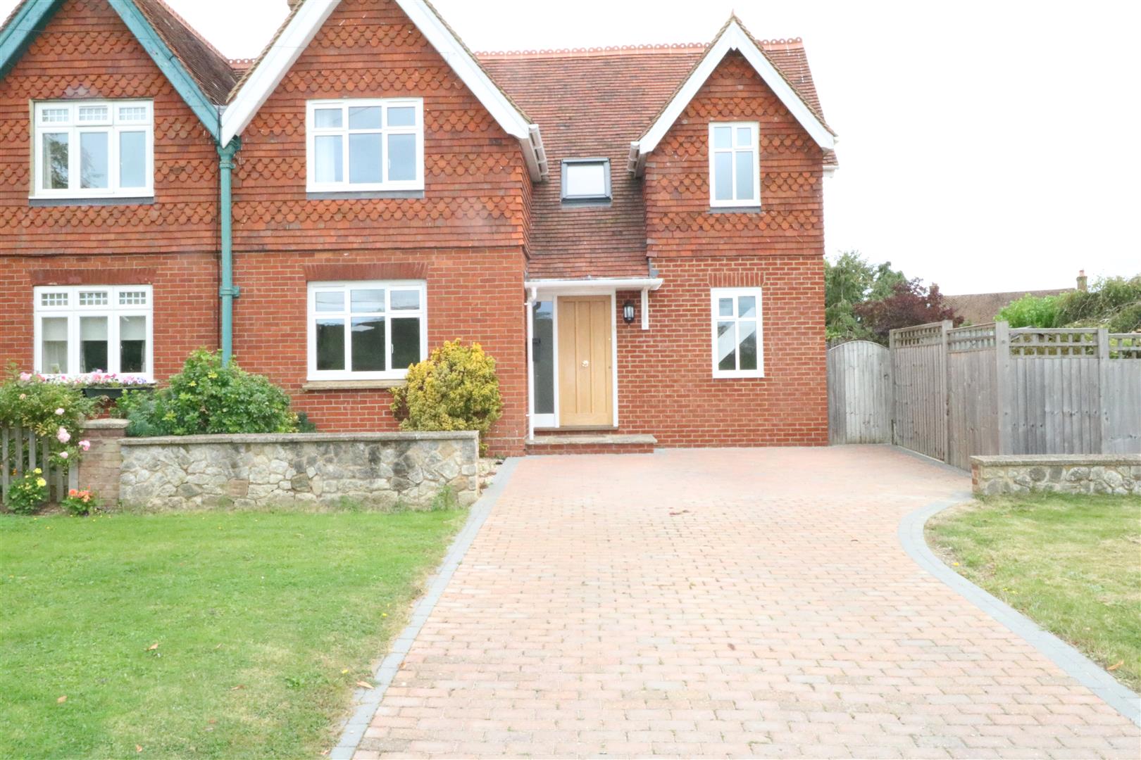 Property in Upper Green Road, Tonbridge, TN11