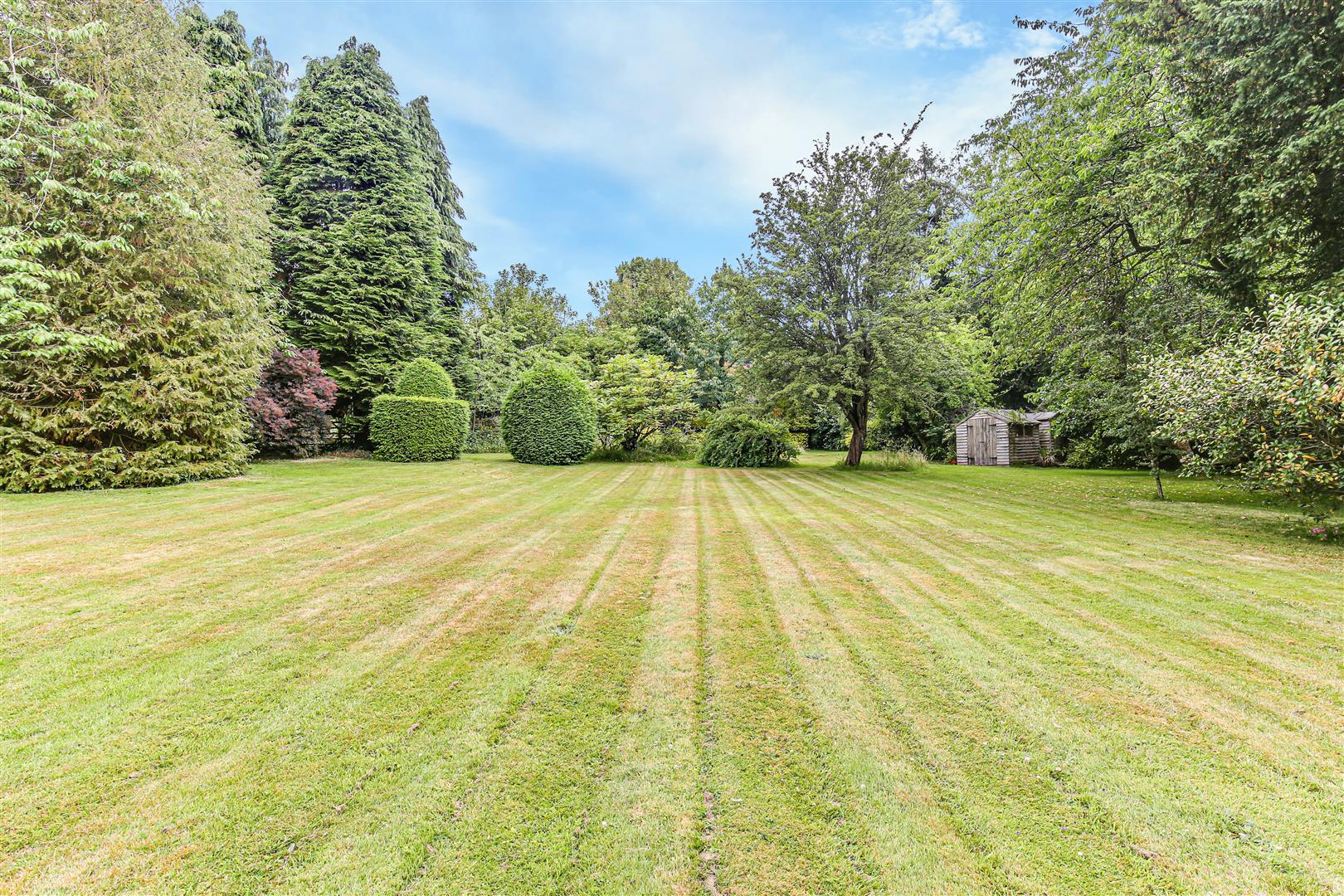 Property in Chart Lane, Brasted Chart, TN16