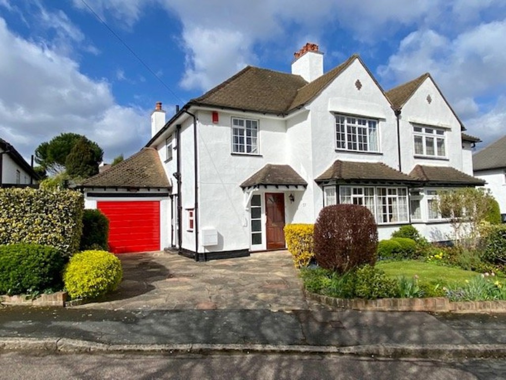 Property in Warnham Court Road, Carshalton, SM5 3LY