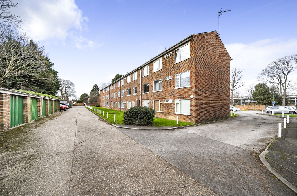 Property in Devonshire Avenue, Sutton, SM2 5JJ