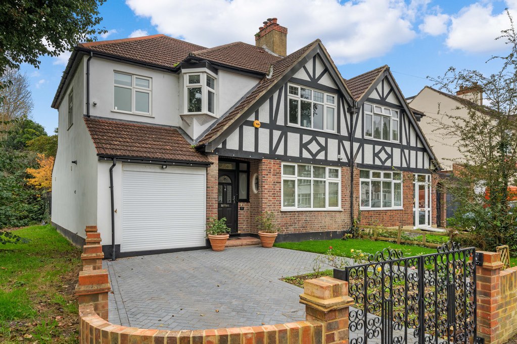 Surrey Estate Agents | Paul Graham