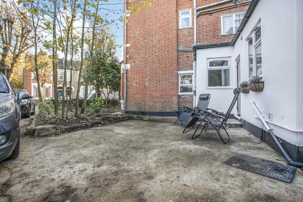 Property in St Albans Road, London, NW10 8UH