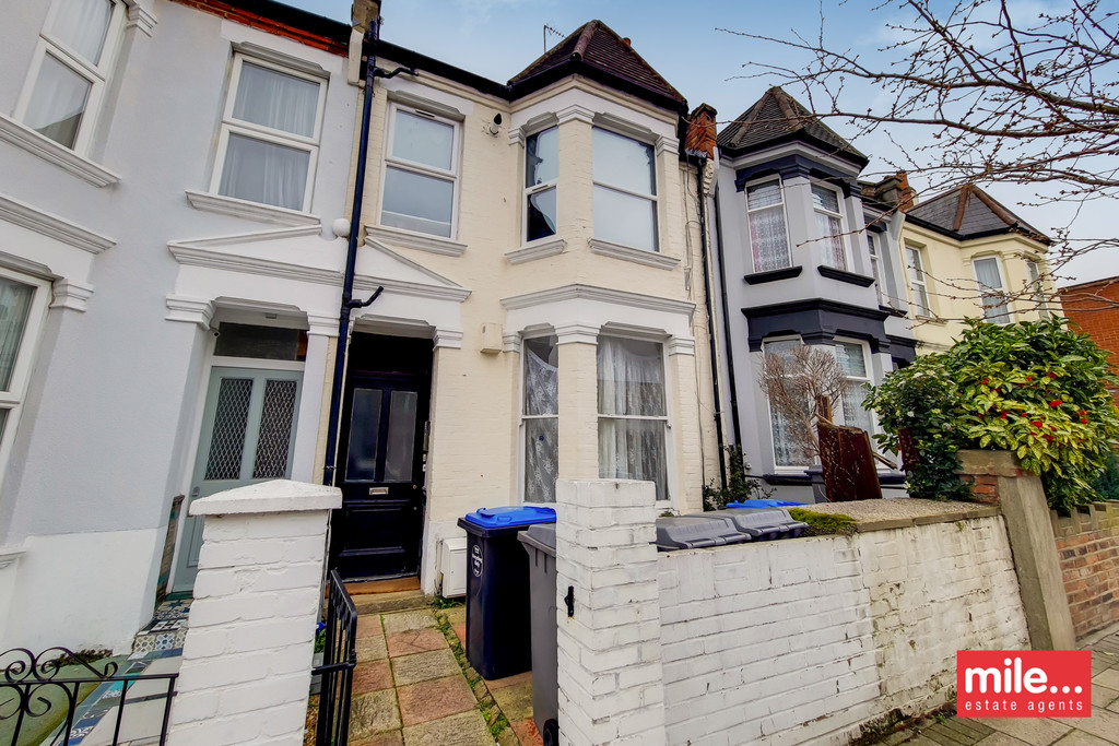 Property in St Johns Avenue, London, NW10 4EE