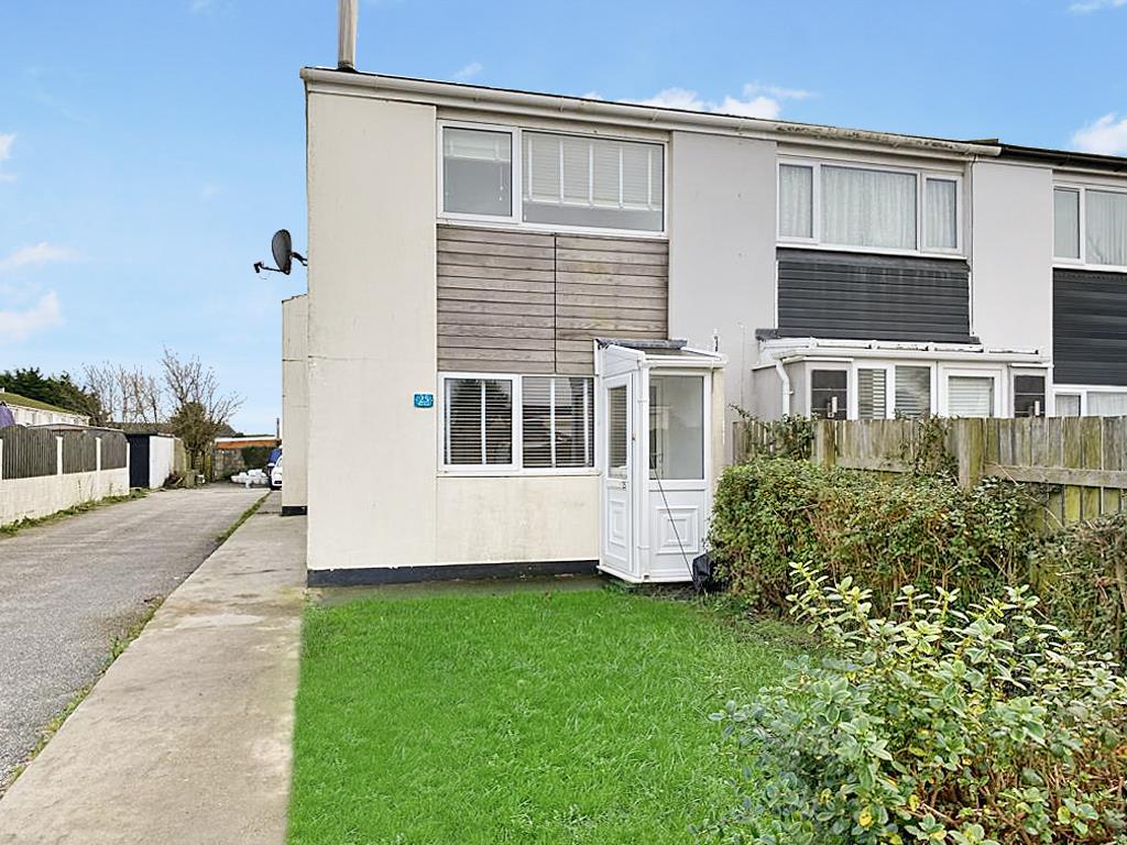 Property in Dale Road, Treloggan, Newquay, Cornwall, TR7 2ST