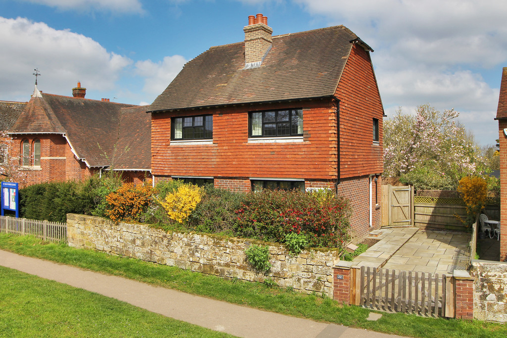 Property in Rusthall Road, Rusthall