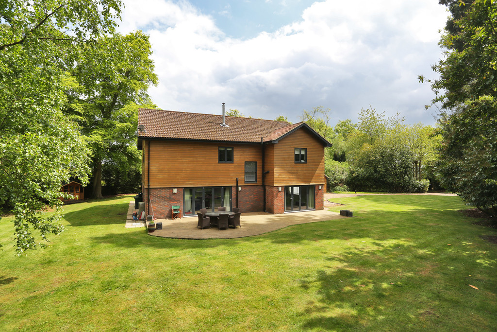 Property In Bells Yew Green Road Bells Yew Green Tunbridge Wells