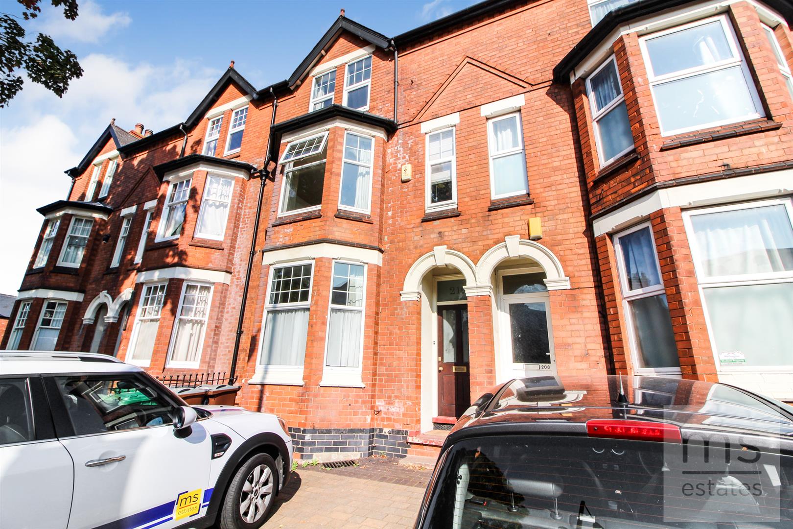 Property in Derby Road, Lenton, Nottingham, Nottinghamshire, NG7 1NQ