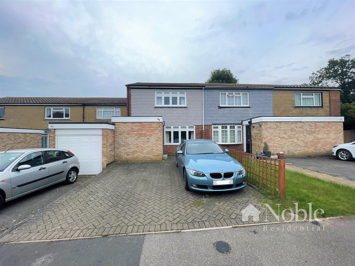 Property in Aldwych Close, Hornchurch, Essex, RM12 4JX