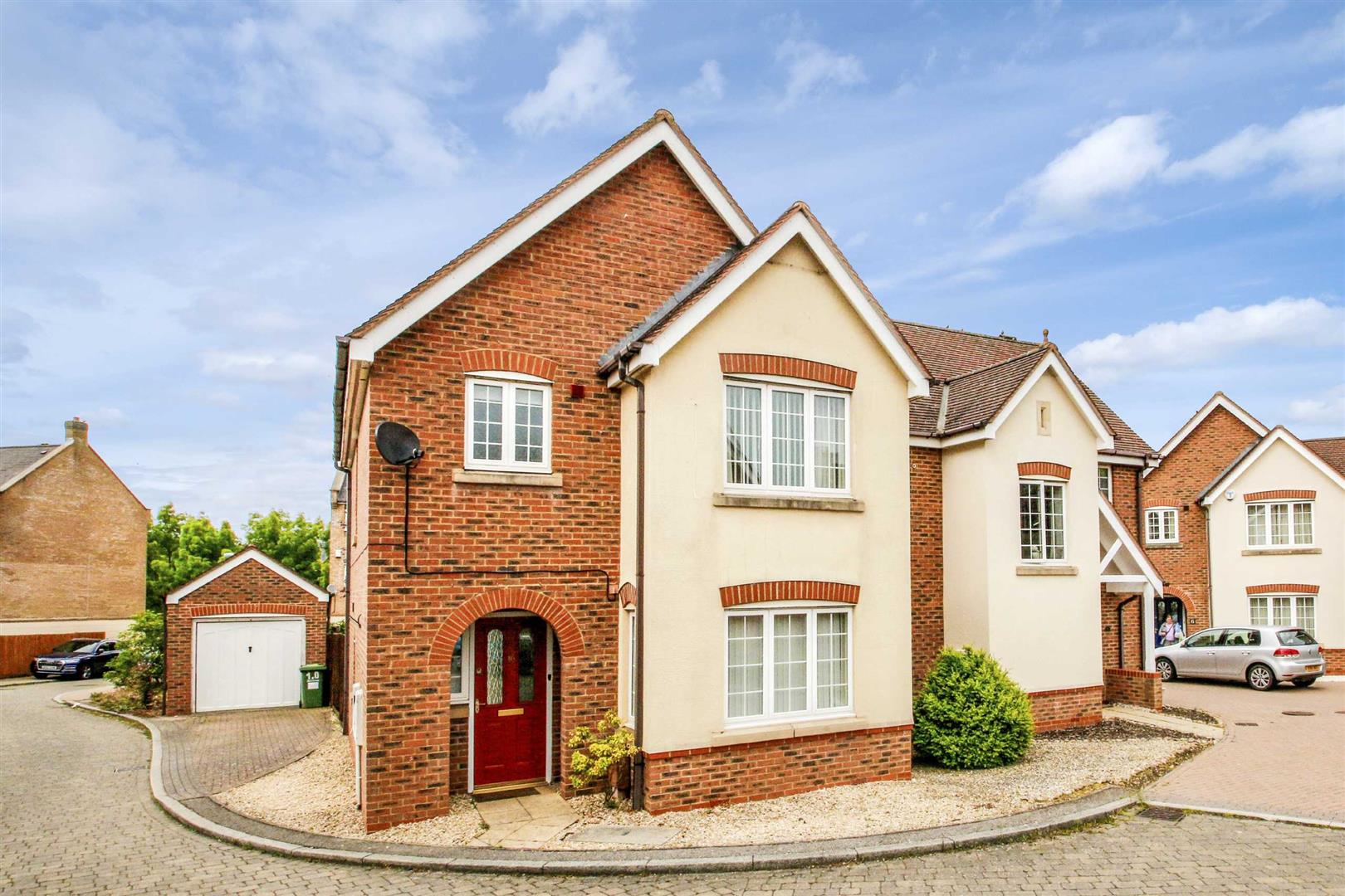 Property in Pembridge Grove, Kingsmead, Milton Keynes, MK4 4EG