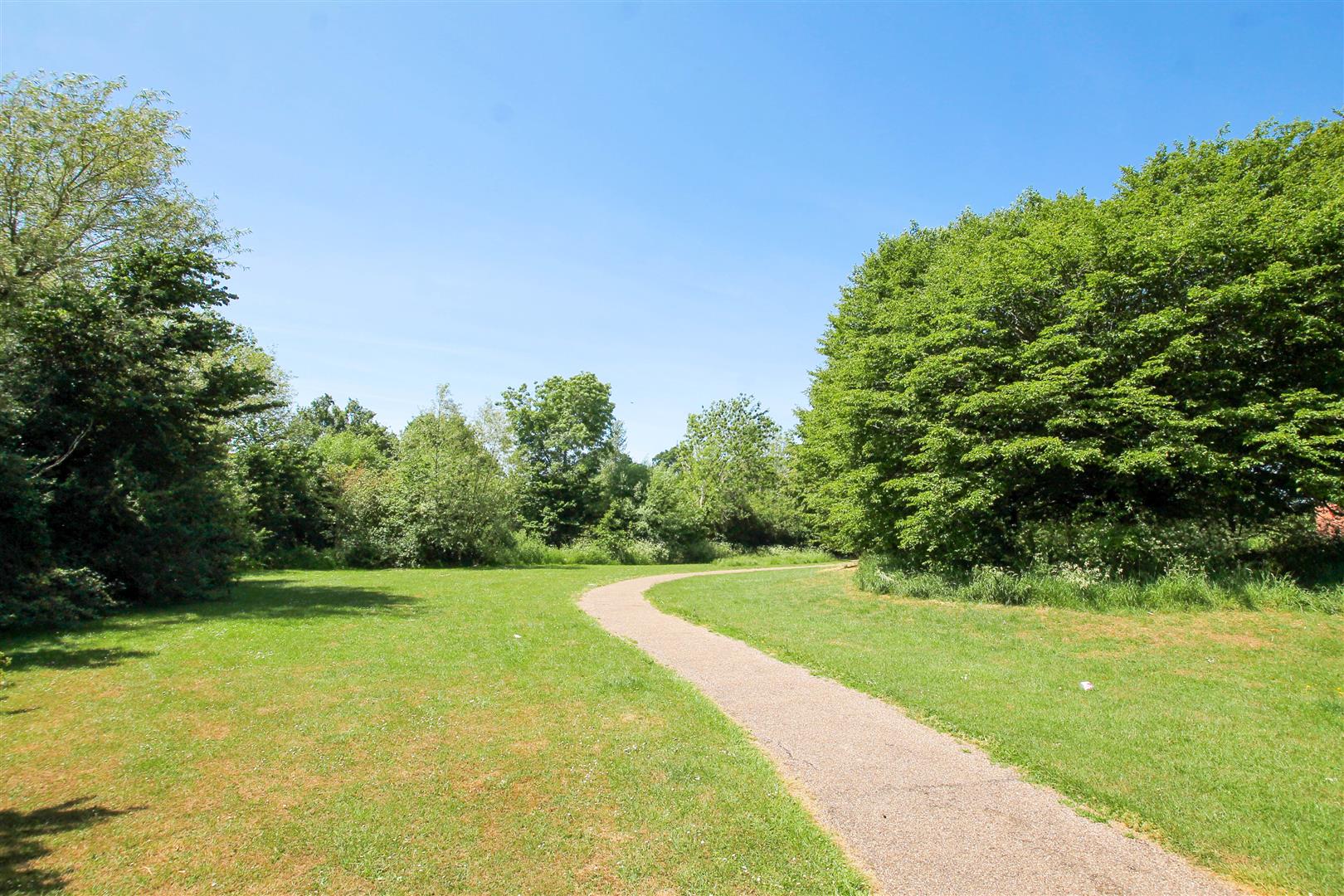 Property in Kalman Gardens, Old Farm Park, Milton Keynes, MK7 8QH