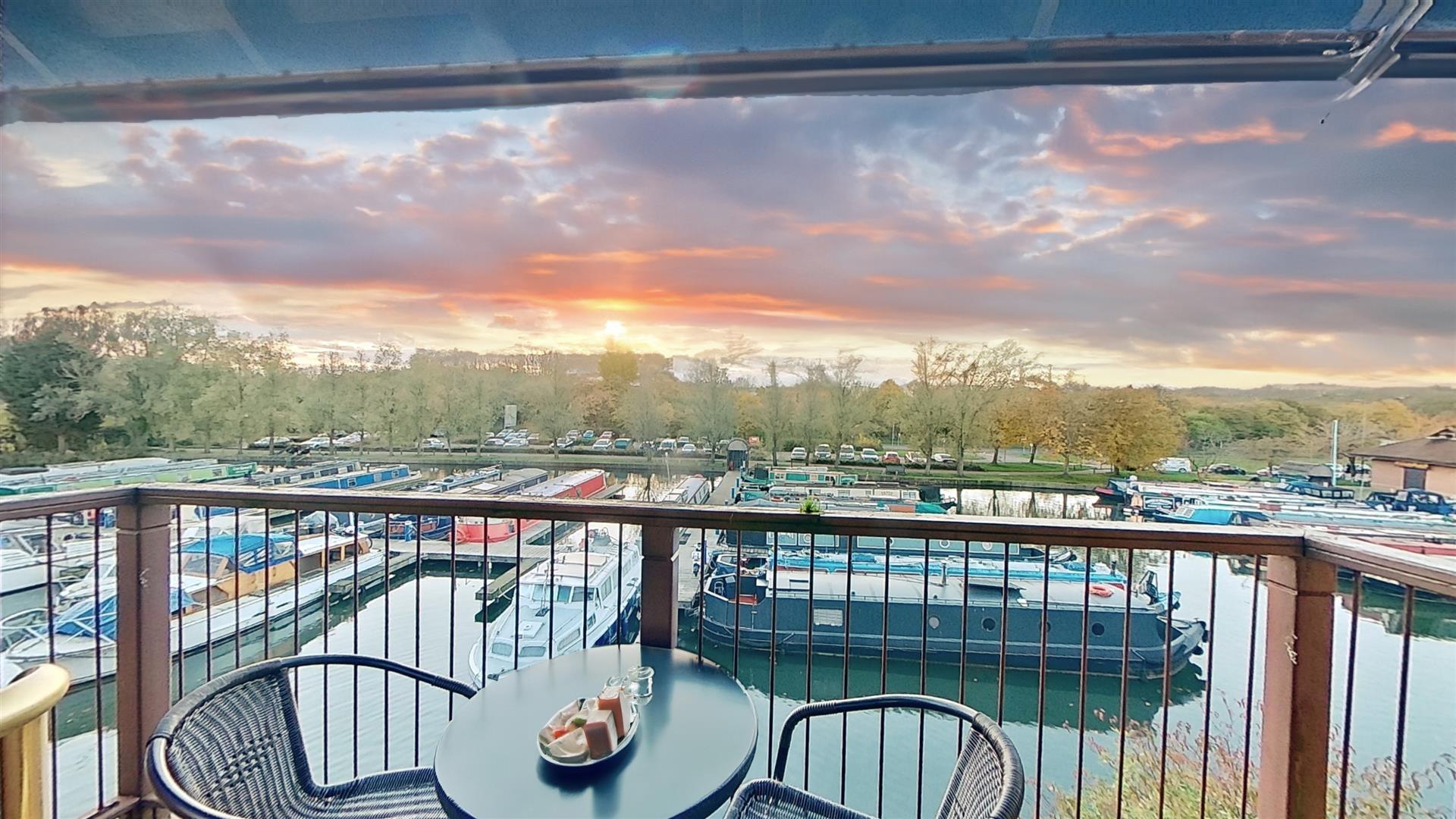 Property in Woodley Headland, Peartree Bridge, Milton Keynes, MK6 3PA