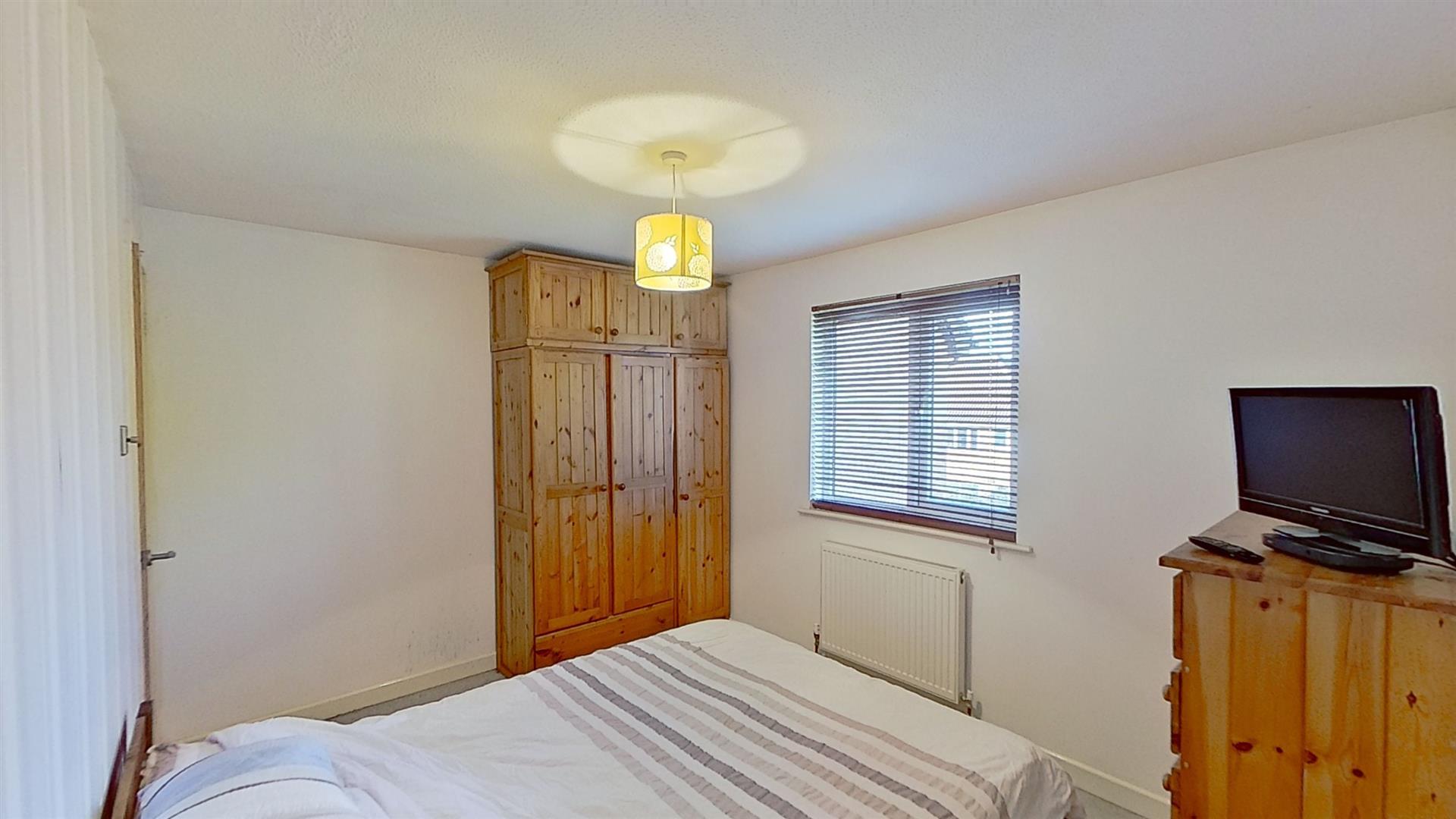 Property in Pettingrew Close, Walnut Tree, Milton Keynes, MK7 7LW