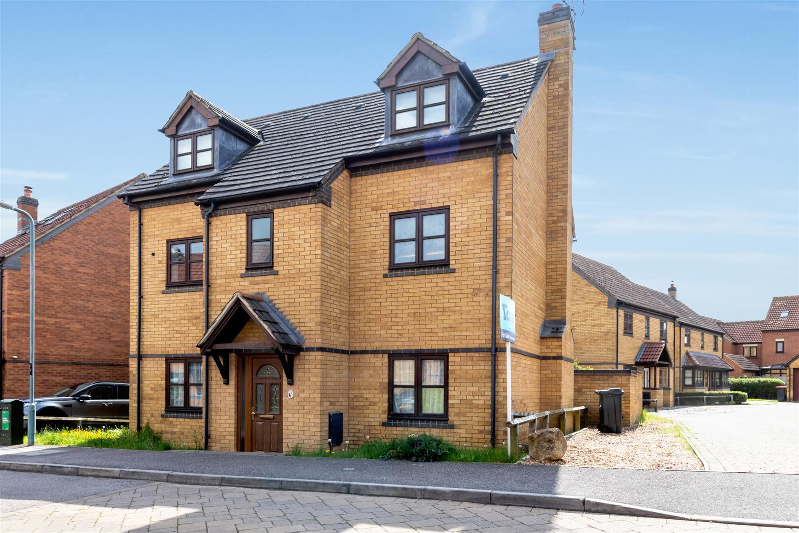 Property in Gainsborough Close, Grange Farm, MK8 0NA