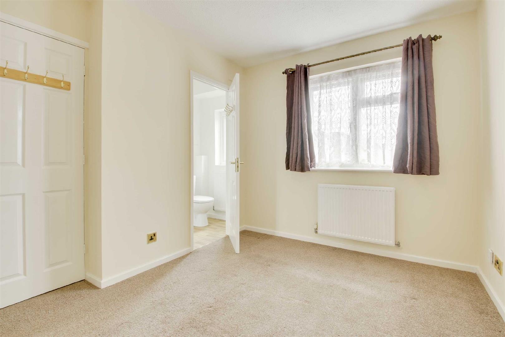 Property in Walkhampton Avenue, Bradwell Common, Milton Keynes, MK13 8NJ