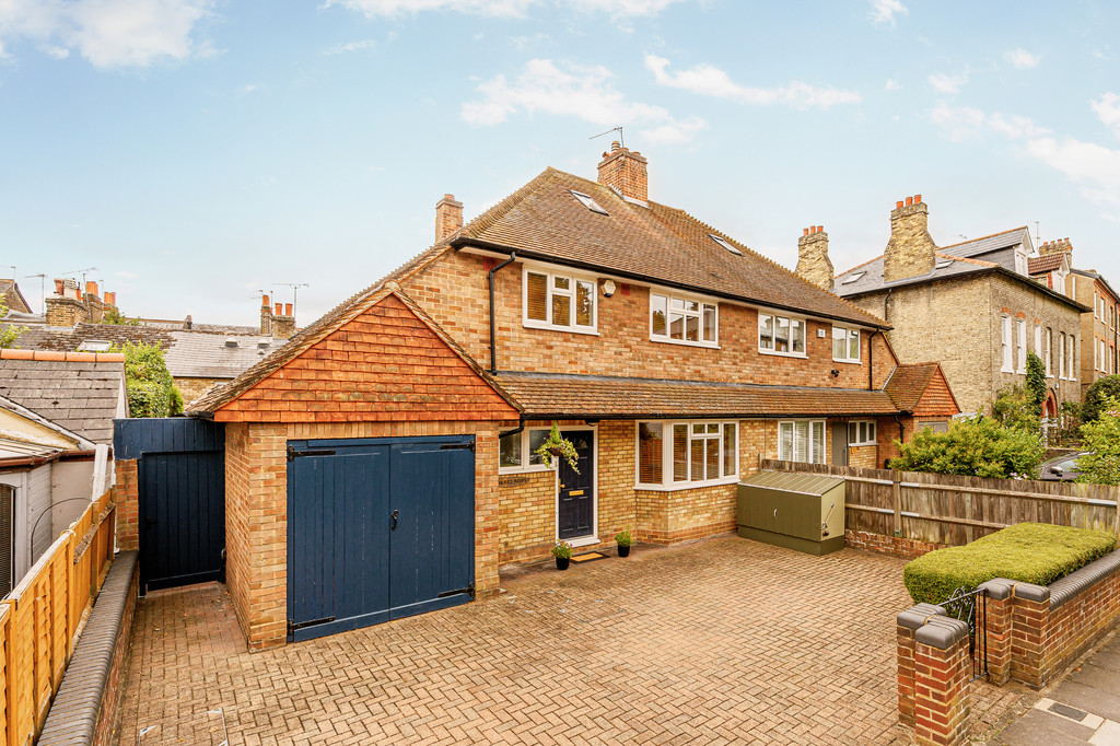 Property in Grange Park, London, W5 3PP