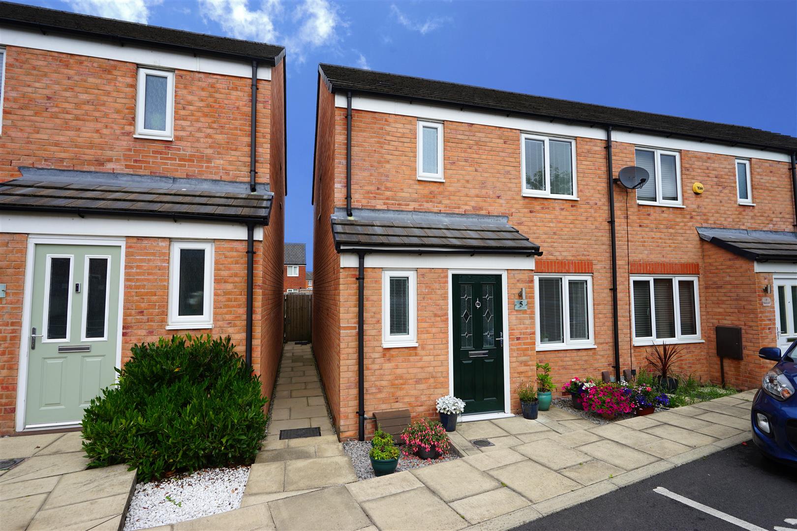 Property in Bakers Lane, Lostock, Bolton, BL6 4GP