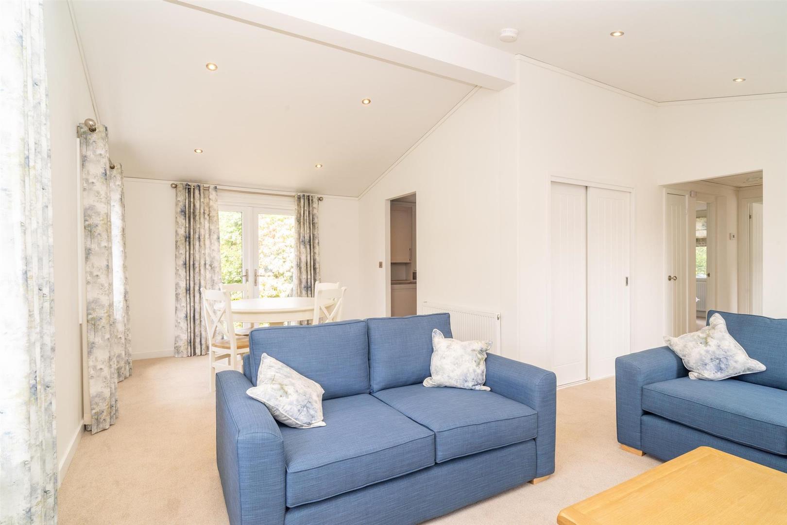 Property in Barnet Lane, Borehamwood, WD6