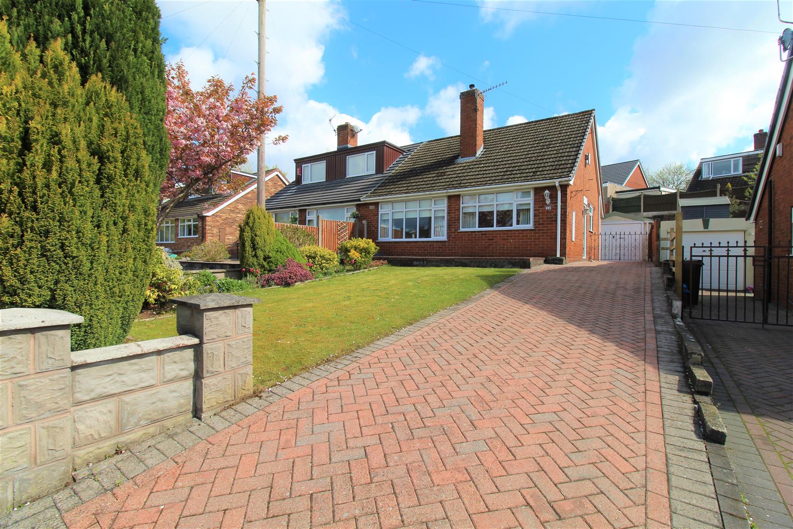 Property in Deepdale Close, Milton, Stoke-On-Trent, Staffordshire, ST6 8XF
