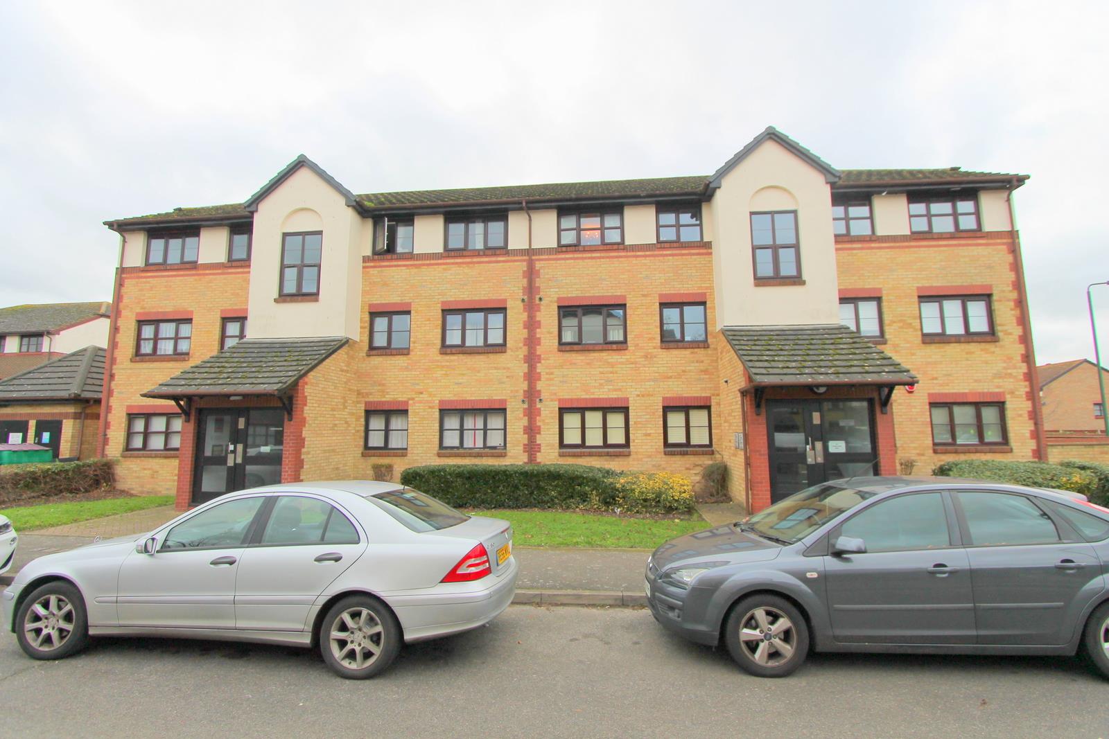 Property in Foxglove Way, Wallington, Surrey, SM6 7JU