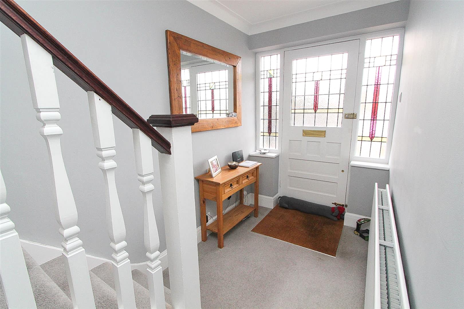 Property in Willoughby Avenue, Beddington, CR0 4QN