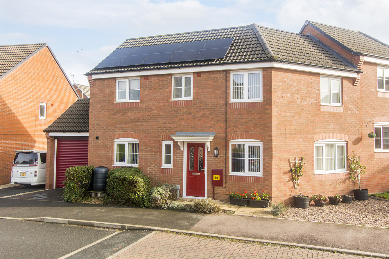 Property in Moseley Avenue, Market Harborough, LE16 9HT