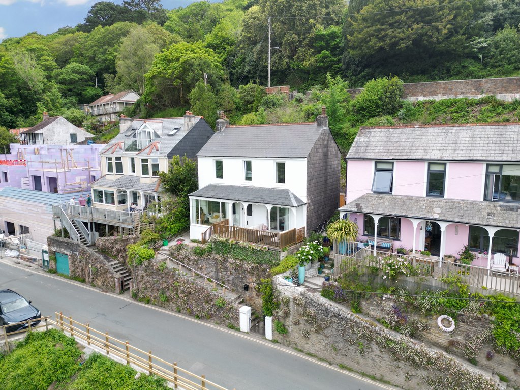 Popes Estate Agents in Looe, Cornwall