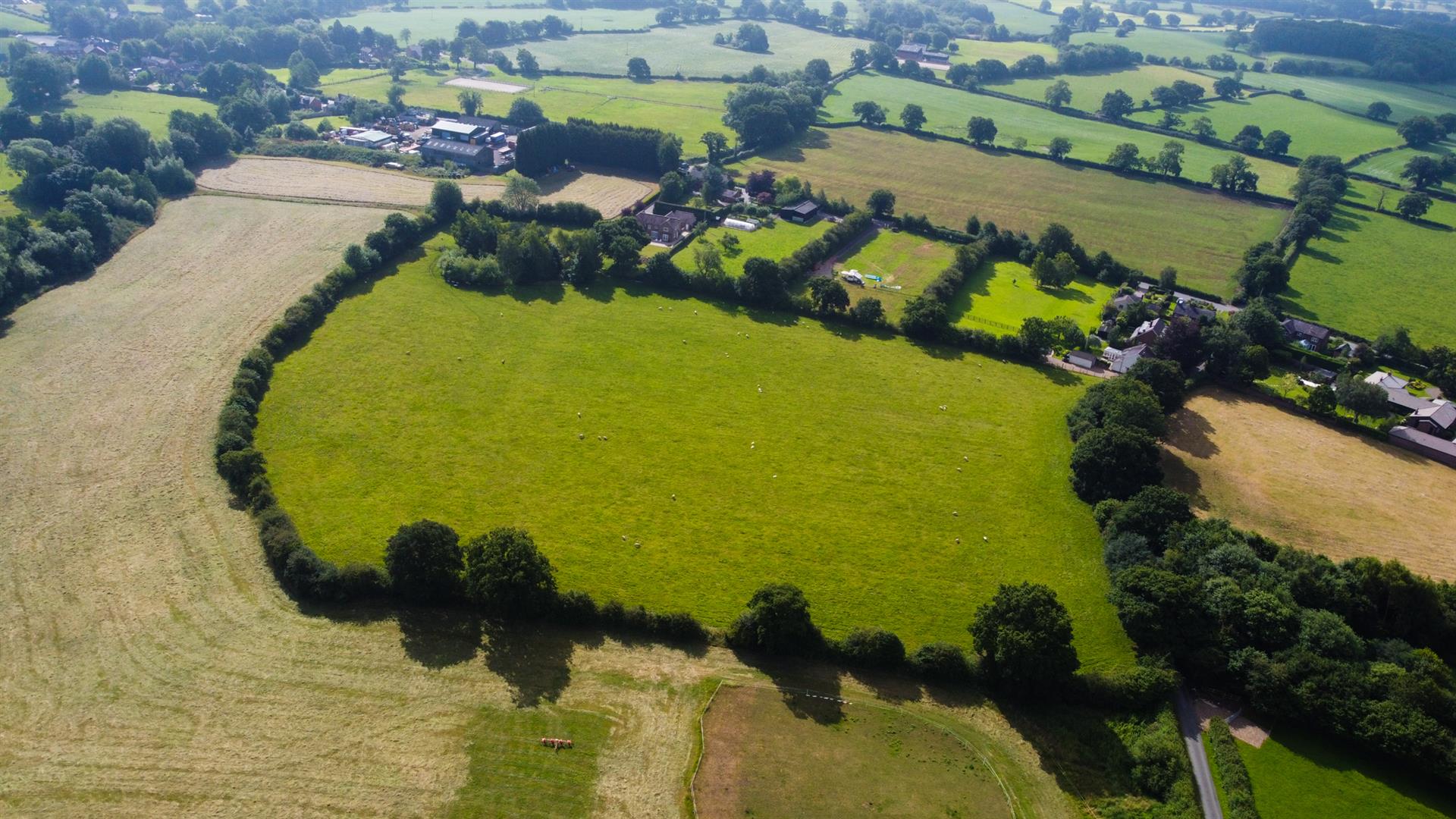 Property in Spen Green, Smallwood, Sandbach, Cheshire, CW11 2UZ