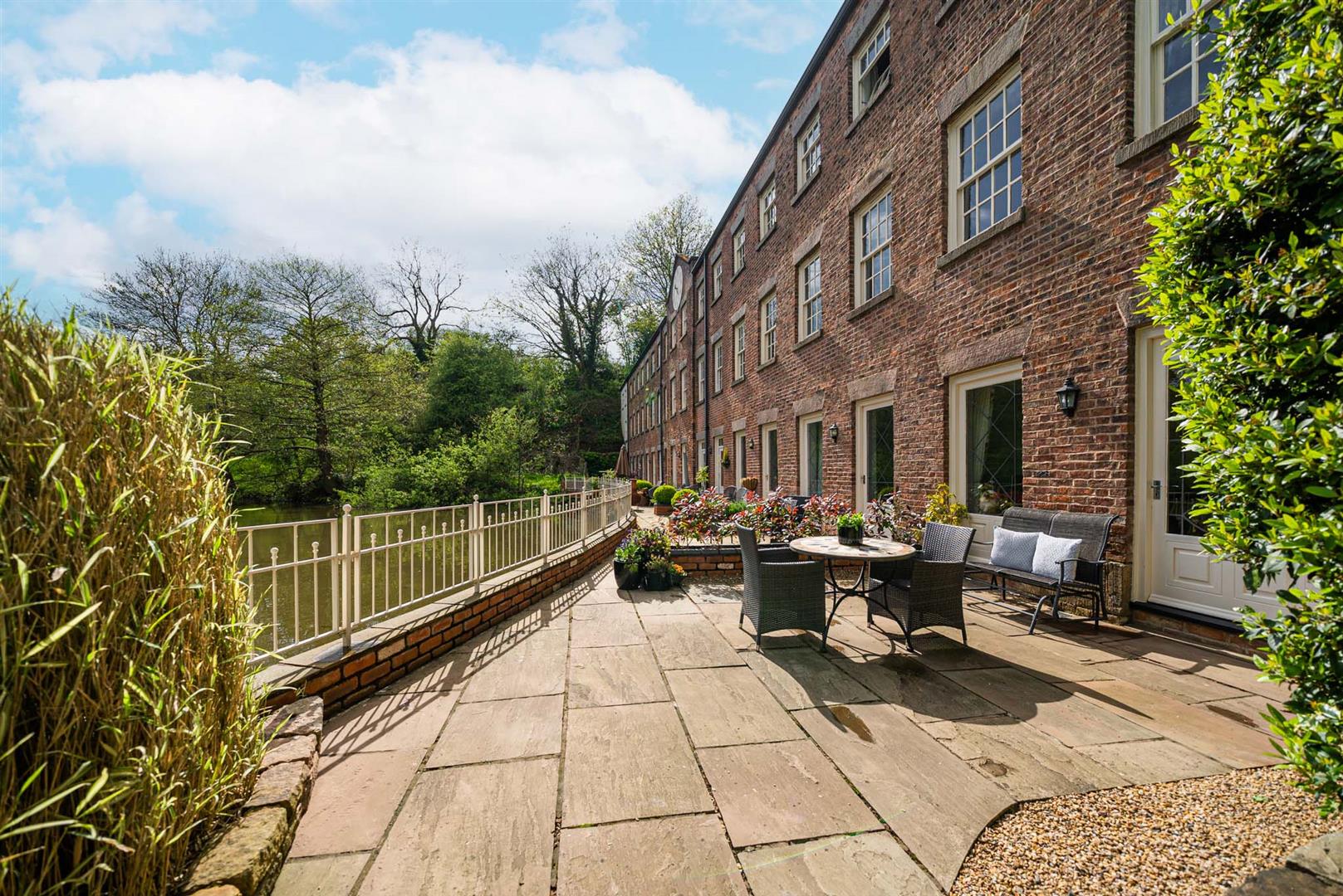 Property in Martins Mill, Wards Lane, Congleton, Cheshire, CW12 3LN