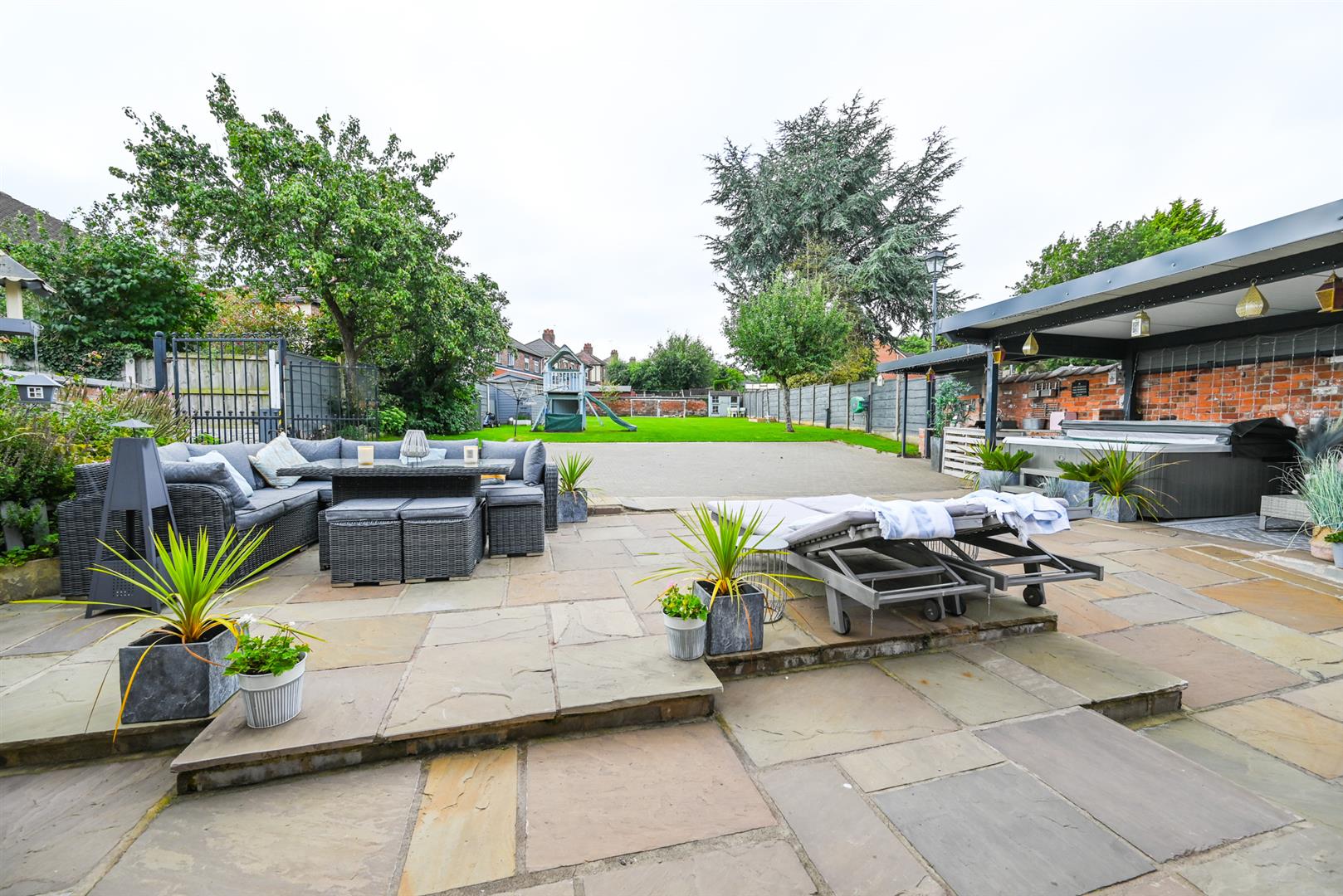 Property in West Road, Congleton, Cheshire, CW12 4EU