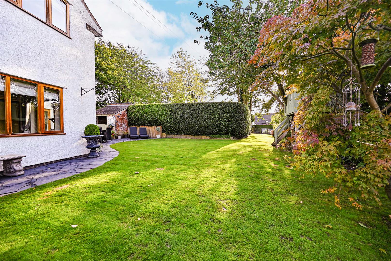 Property in Back Cross Lane, Congleton, Cheshire, CW12 3HT