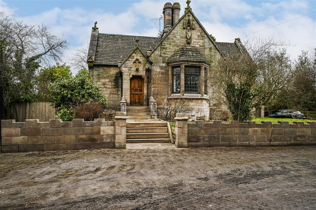 Estate Agents Congleton, Cheshire - Chris Hamriding