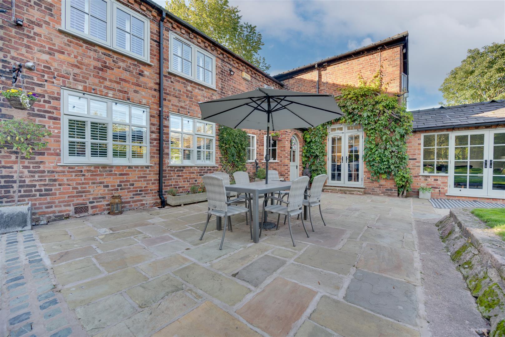 Property in Davenport Park Lane, Off Holmes Chapel Road, Davenport ...