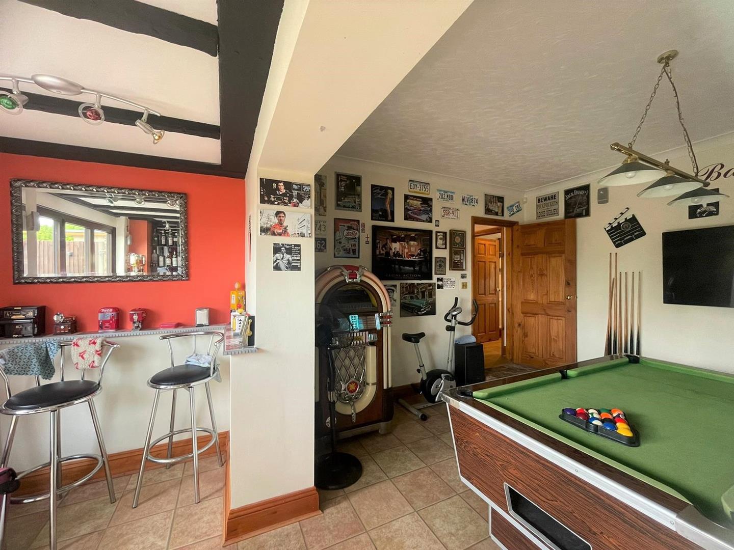 Property in Church Road, Hartley, Longfield, Kent, DA3 8DY