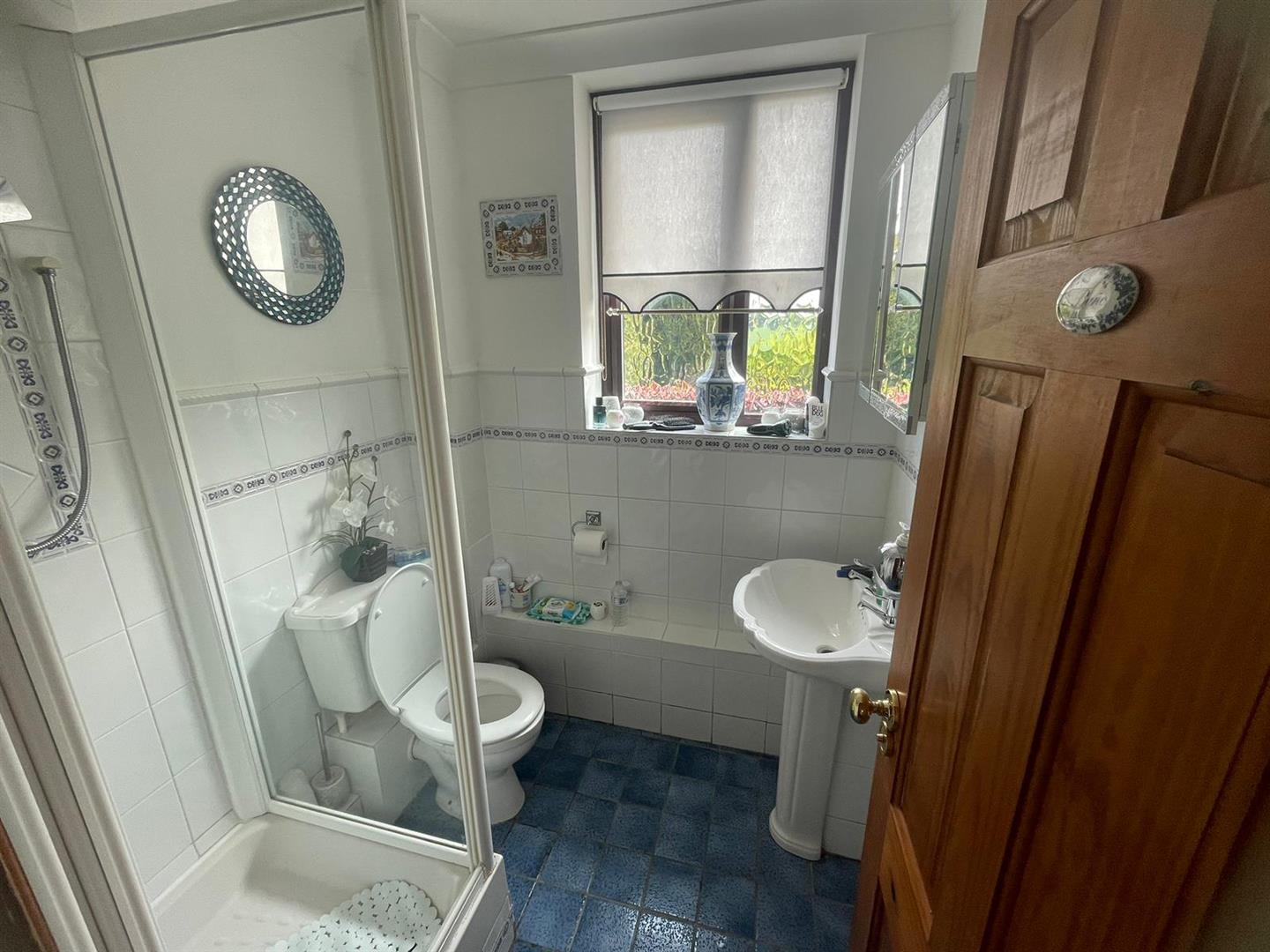 Property in Church Road, Hartley, Longfield, Kent, DA3 8DY