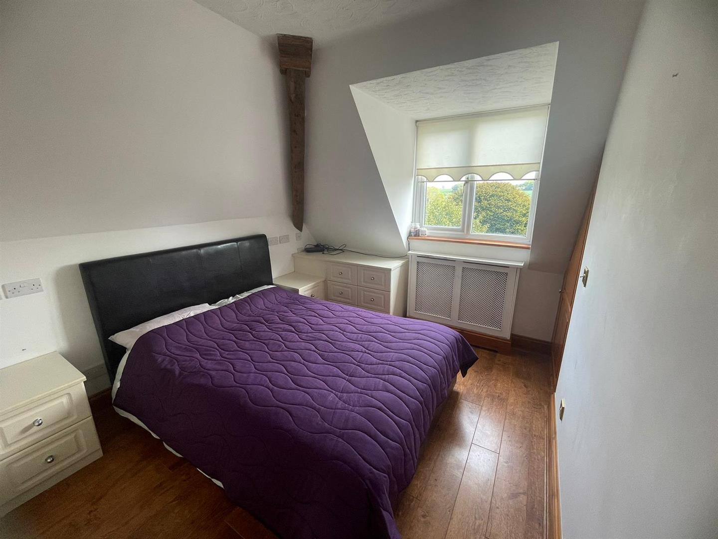 Property in Church Road, Hartley, Longfield, Kent, DA3 8DY