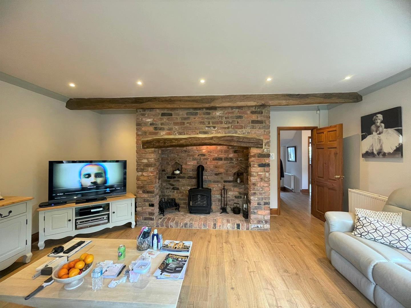 Property in Church Road, Hartley, Longfield, Kent, DA3 8DY