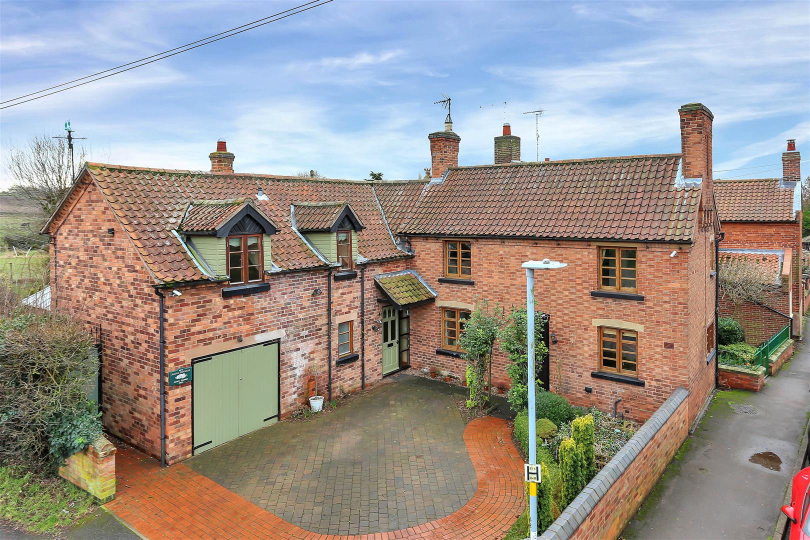 Property in Main Road, Nottingham, NG12