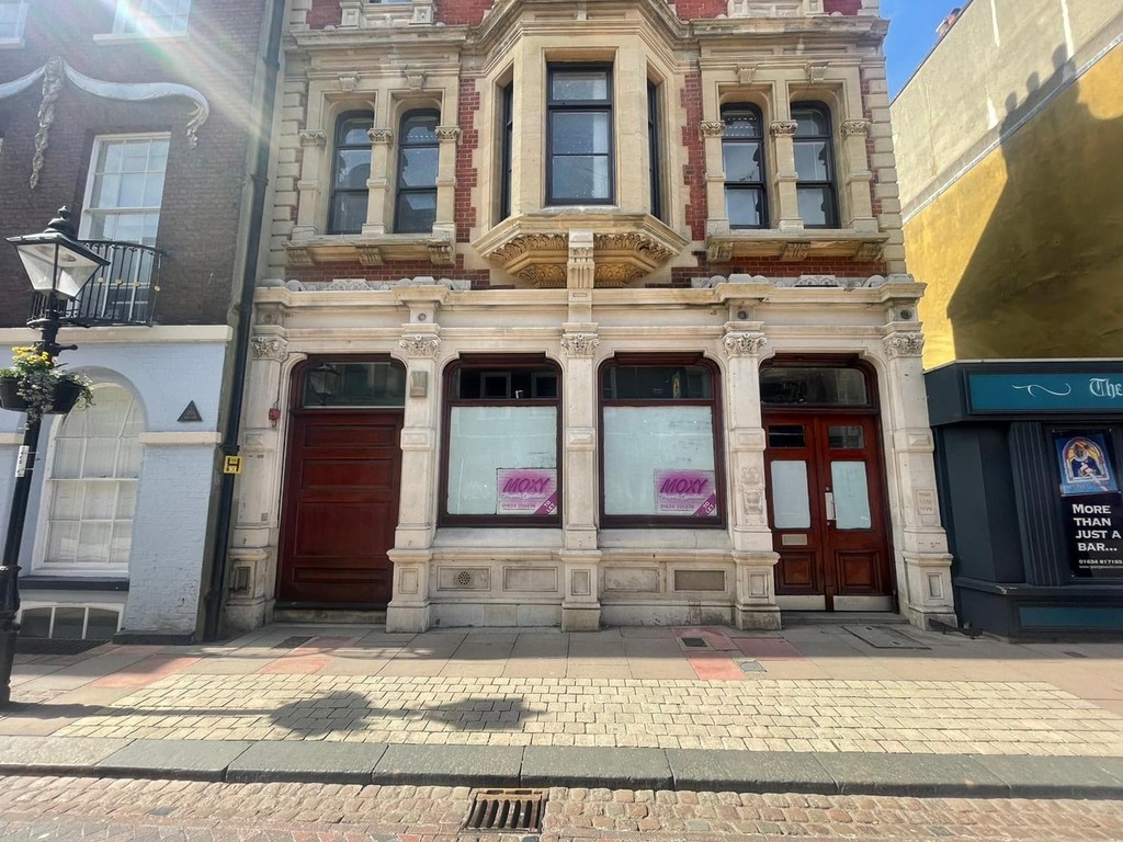 Property in High Street, Rochester, Kent, ME1 1DJ