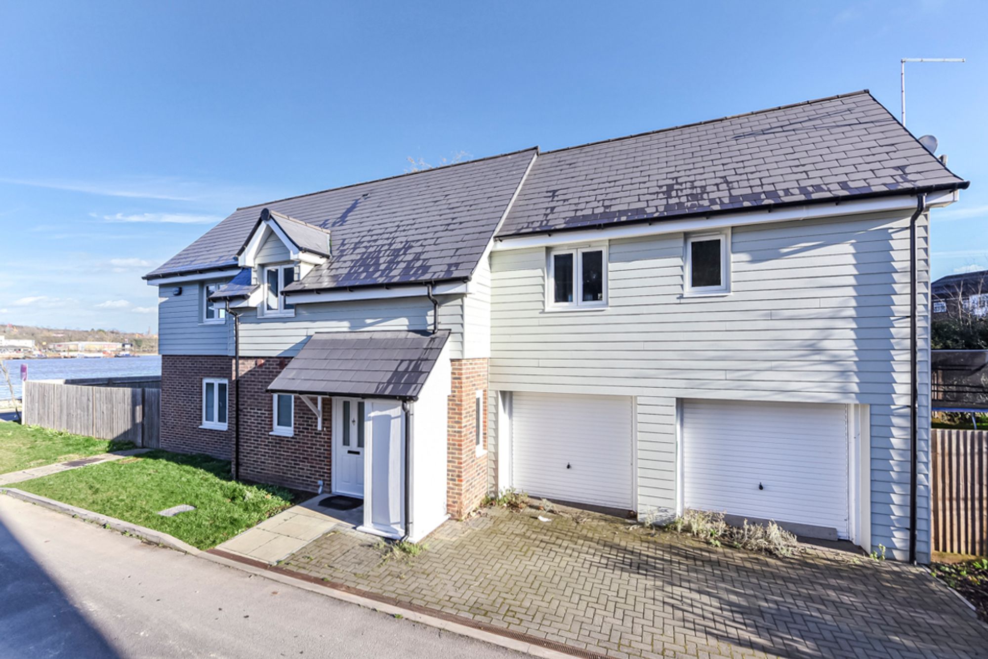 Property in Safety Bay Close, Rochester, Kent, ME1 3FA