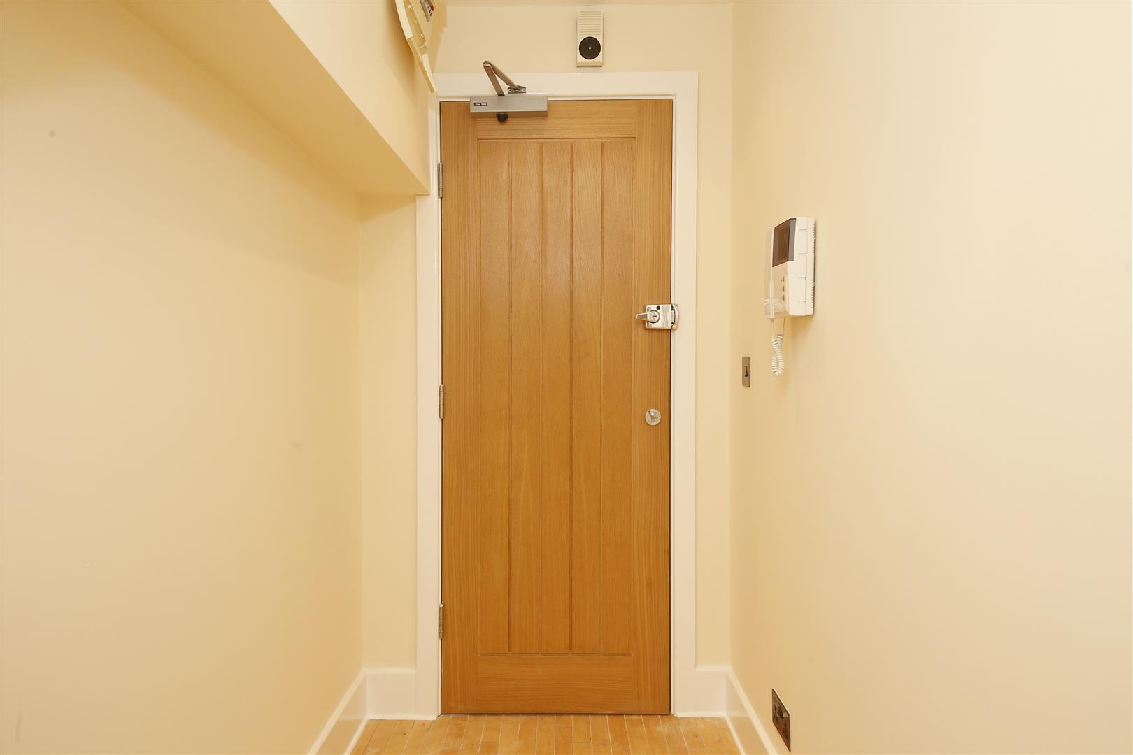 Property in Tower Bridge Road, London, SE1 4TL